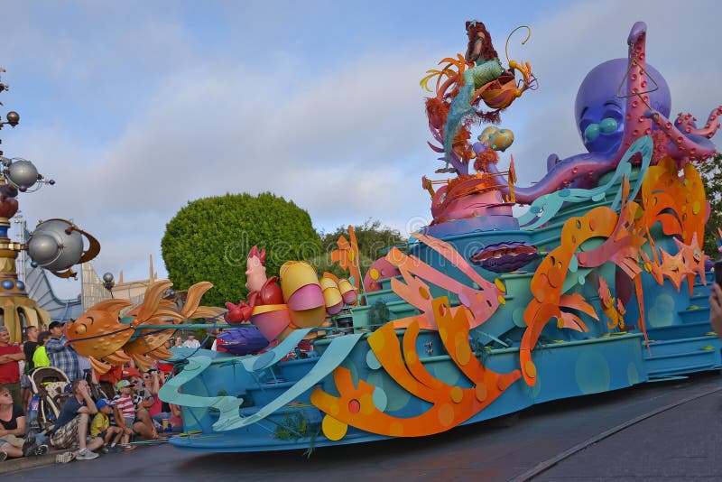 Disney Land Parade editorial stock photo. Image of attraction - 94992508