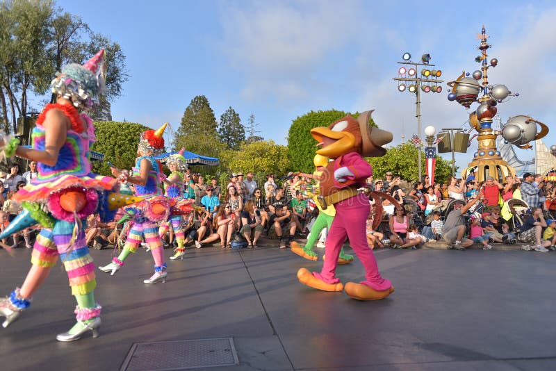Disney Land Parade editorial stock image. Image of cartoon - 94992859