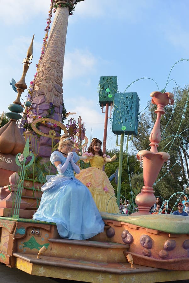 Disney Land Parade editorial stock image. Image of celebration - 94993179