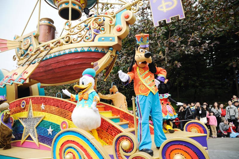 Aladdin Parade Float in Disney World Orlando Editorial Photo - Image of ...