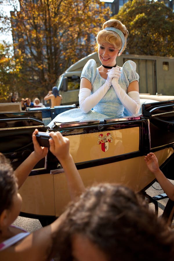 Disney Princess - Cinderella Editorial Image - Image of parade, park ...
