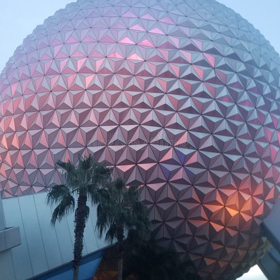 Epcot editorial photo. Image of vacation, ball, epcot - 125196081