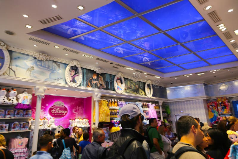 Disney shop - Paris editorial photography. Image of famous - 46024017