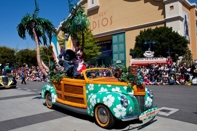 Disney Stars n Cars Parade editorial photo. Image of love - 21018721