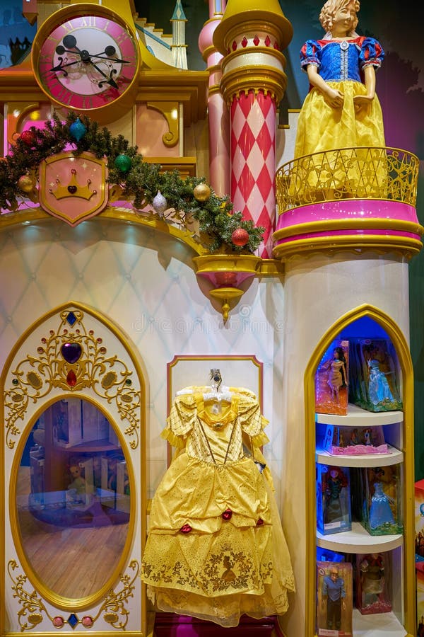 Disney Store Milan Stock Photos - Free & Royalty-Free Stock Photos from ...