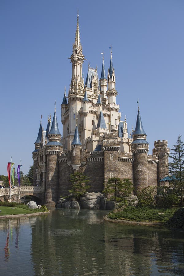 Disneyland Castle editorial image. Image of tokyo, cinderella - 52199400