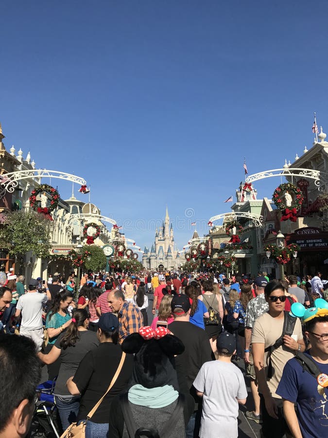 Disneyland editorial image. Image of view, california - 189623510