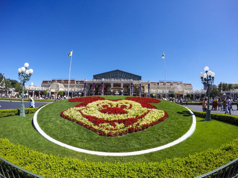 177 Disneyland Entrance Gate Stock Photos - Free & Royalty-Free Stock ...