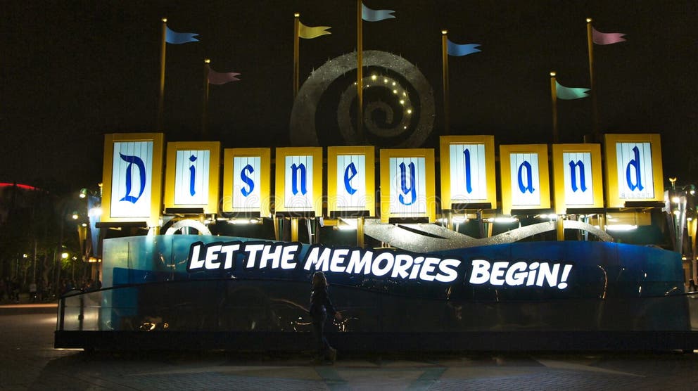 Disneyland main sign editorial stock photo. Image of travel - 21800983
