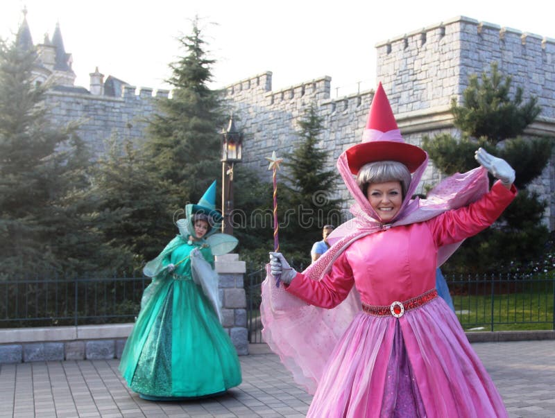 DISNEYLAND PARIS editorial image. Image of disneland - 52627925