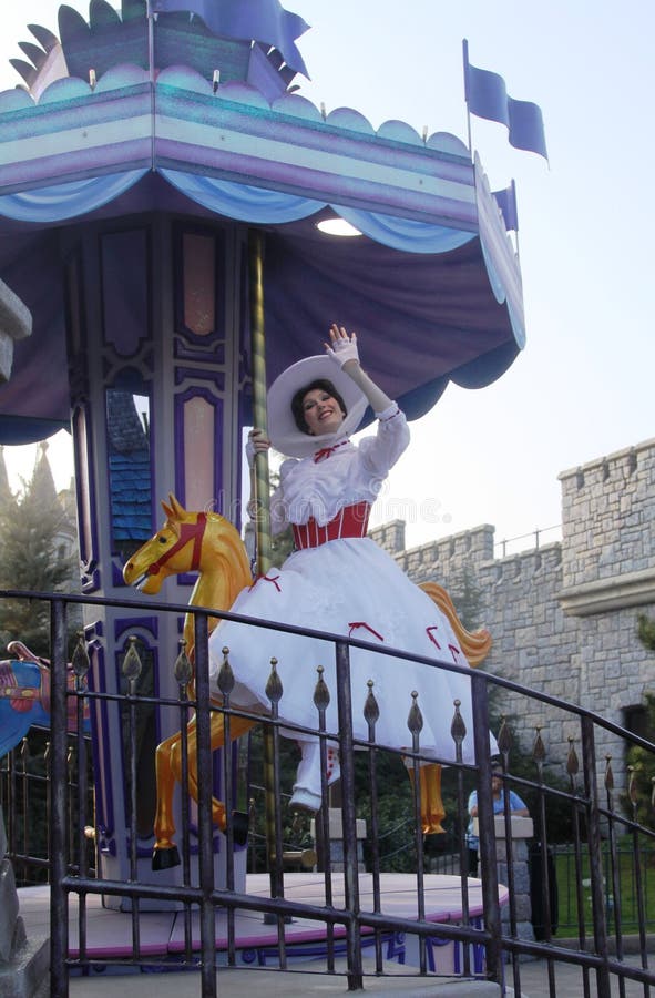 Disneyland paris editorial photo. Image of entrance, beautiful - 52627946