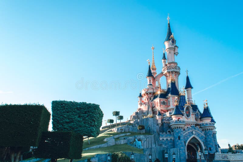 Disneyland editorial photo. Image of buildings, history - 59140721