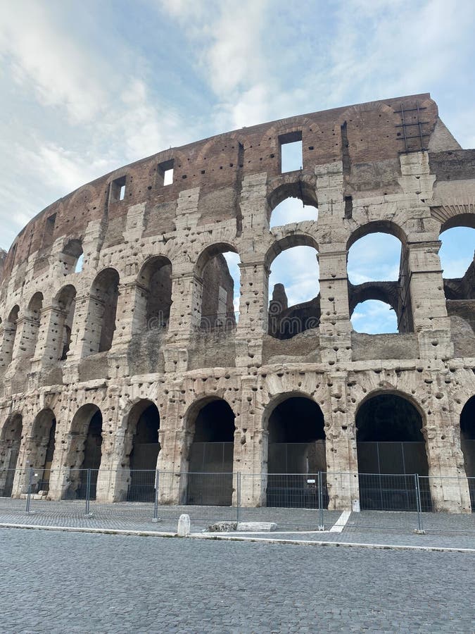 Disparo Vertical Da Parede Exterior Do Colosso Foto de Stock - Imagem ...