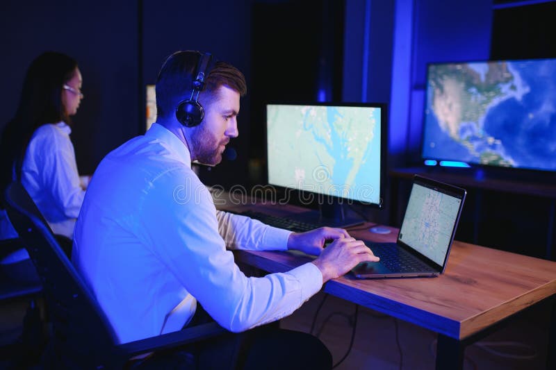 Dispatching Support Centers for Freight Transportation. Logistics and ...