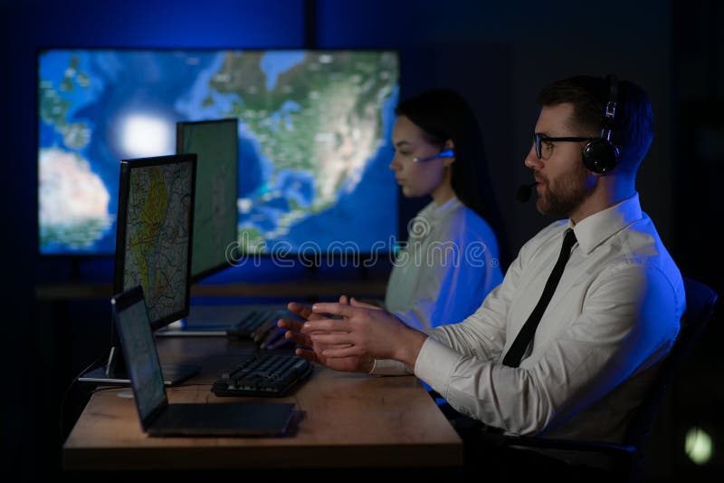 Dispatching Support Centers for Freight Transportation. Logistics and ...