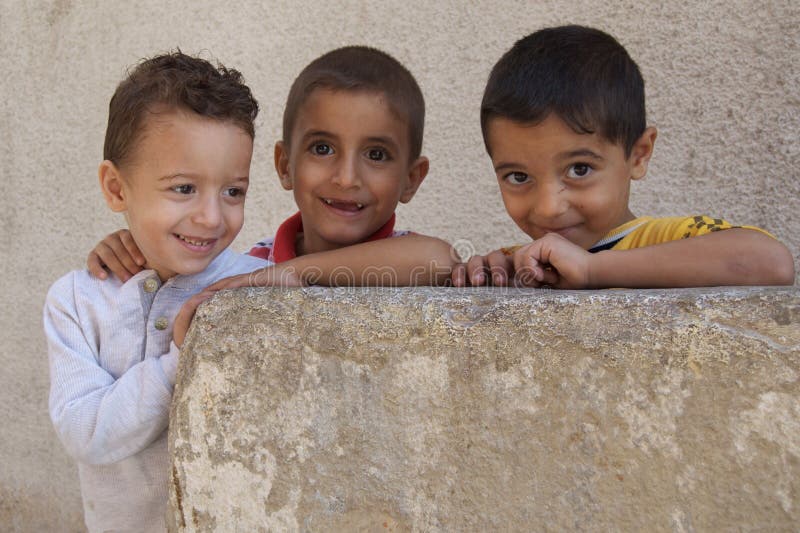 Displaced Iraq Refugee Children Editorial Photo - Image of displaced ...