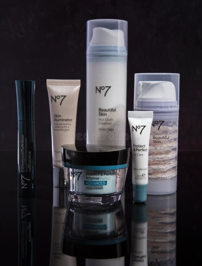 Display of Boots No 7 Make Up Products Editorial Photo - Image of ...