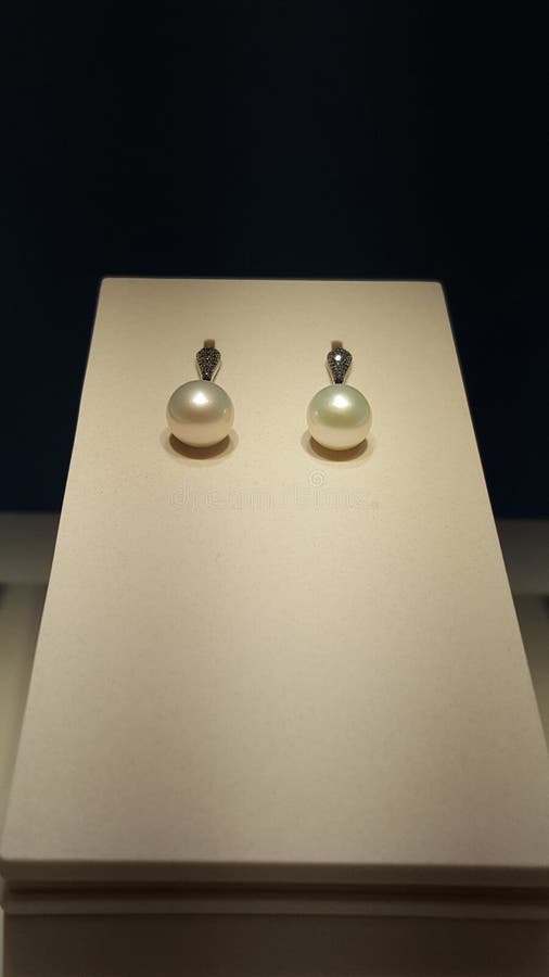 Display of Elegant Pearls stock photo. Image of femininity - 113563628