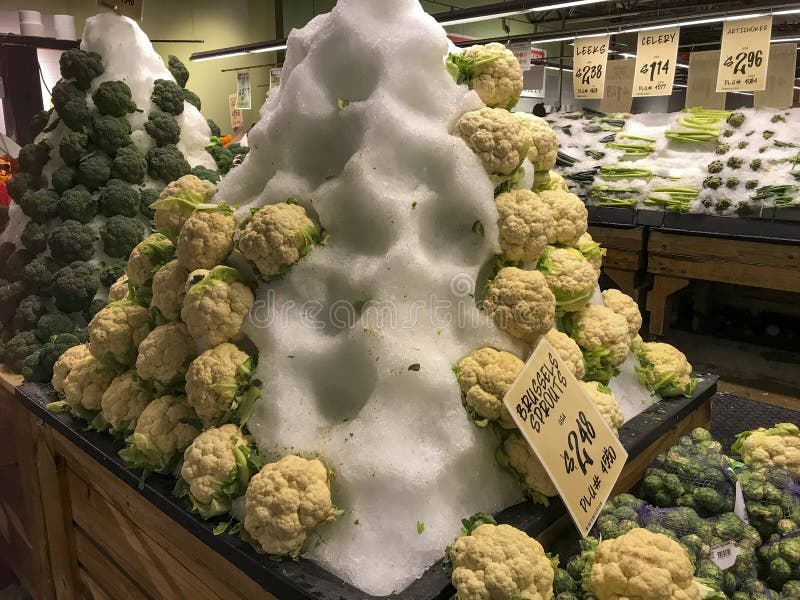 Display of Fresh Vegetables in a Retail Store in Dallas Texas Stock ...