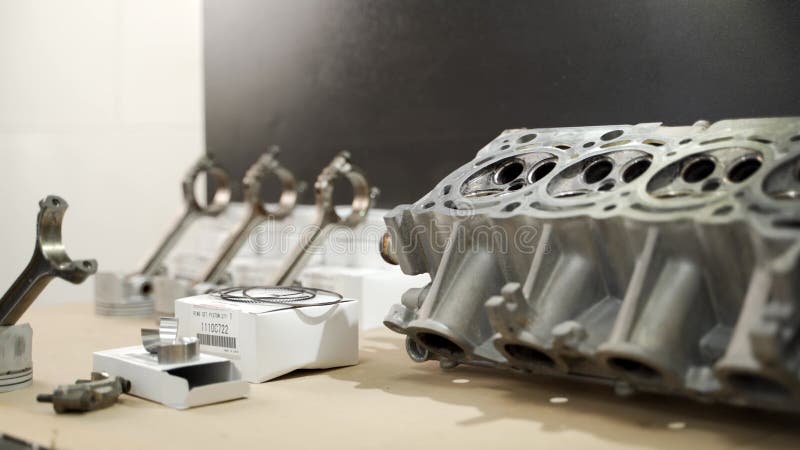 Auto Repair Tutorial Showcases Cylinder Head, Pistons, Liners Setup on ...