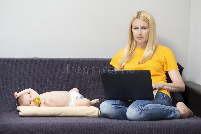 Distant Working Concepts Young Caucasian Blond Mother Working With