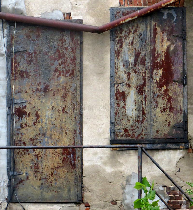 Distressed Wall With Rusty Panels Stock Image - Image of wall ...