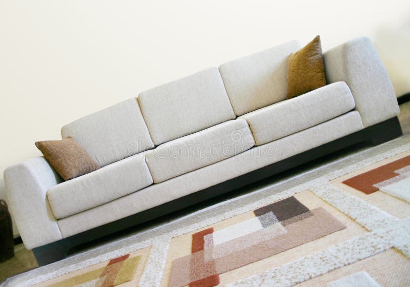 Divan photo stock. Image du blanc, étage, indoors, espace - 118670