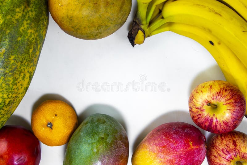 Diversas Partes De Fruto Fresco Com Um Fundo Branco Imagem de Stock ...