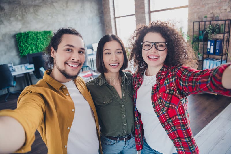 Diverse Group of Young Professionals Collaborating in a Modern Office ...