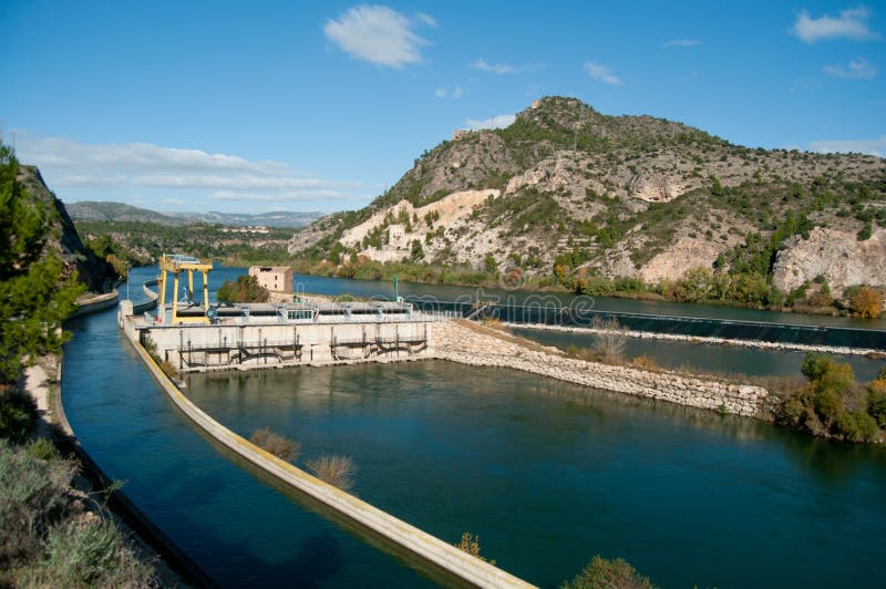 Diversion Dam, Assut De Xerta, in Ebro River in Xerta, Tarragona Stock ...