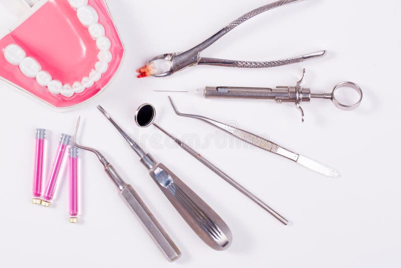 Diversos Instrumentos Y Herramientas Dentales En Una Oficina De Los ...