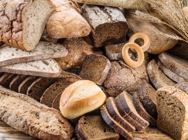 Diversos tipos de pan imagen de archivo. Imagen de porra - 74483791