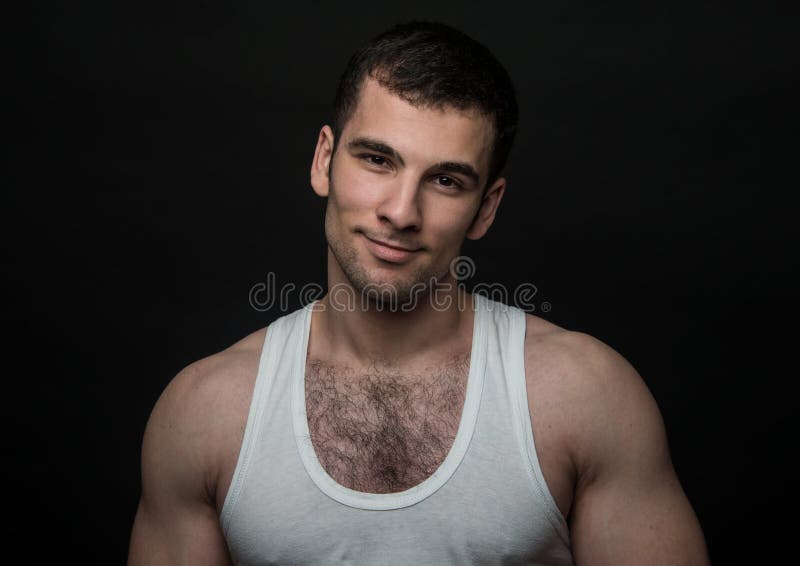 Hombre Joven De Pecho Descubierto Foto de archivo - Imagen de pectoral ...