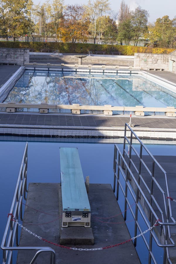 234 Olympic Diving Board Stock Photos - Free & Royalty-Free Stock ...