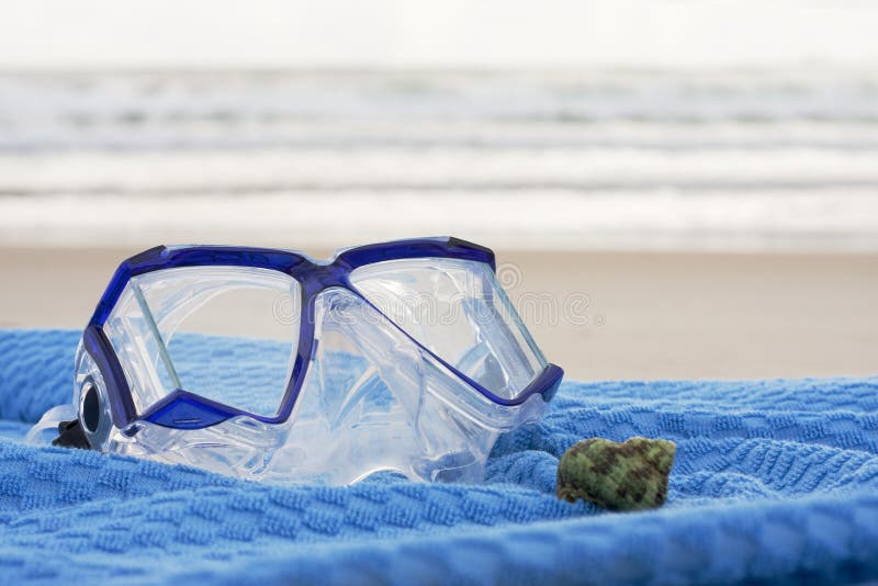 Diving mask on a beach stock image. Image of sportswear - 169658745