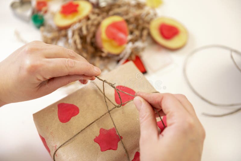 DIY Potato Print. Handmade Gift Wrapping with an Exclusive Print ...