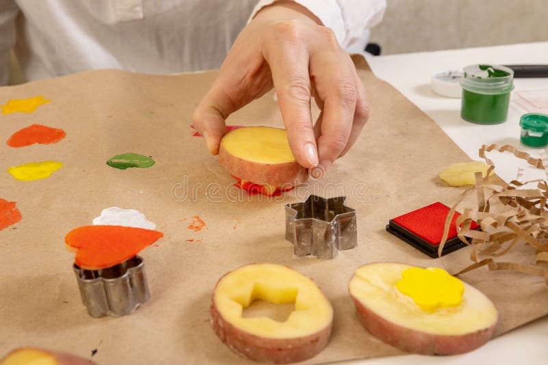 DIY Potato Print. Handmade Gift Wrapping with an Exclusive Print ...