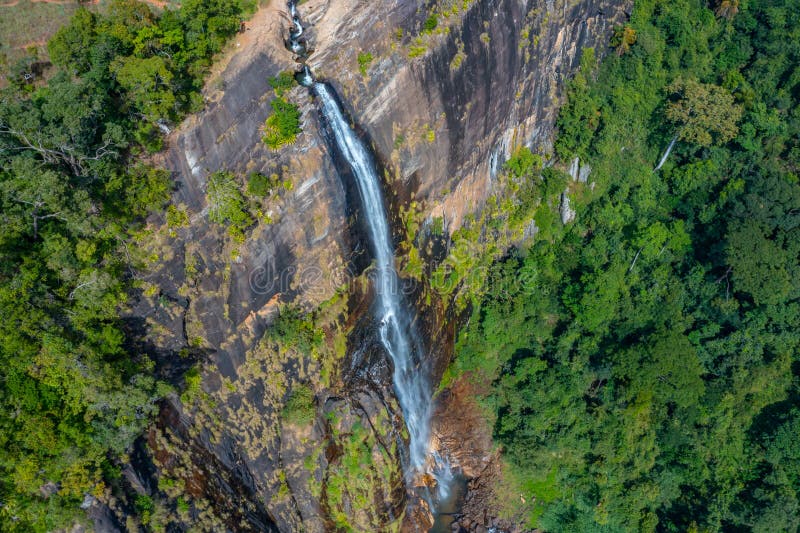 Diyaluma Falls Near Ella, Sri Lanka Stock Image - Image of cliff ...