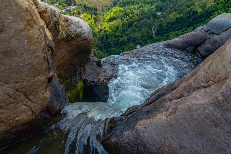 Diyaluma Falls Near Ella, Sri Lanka Stock Image - Image of cliff, hill ...