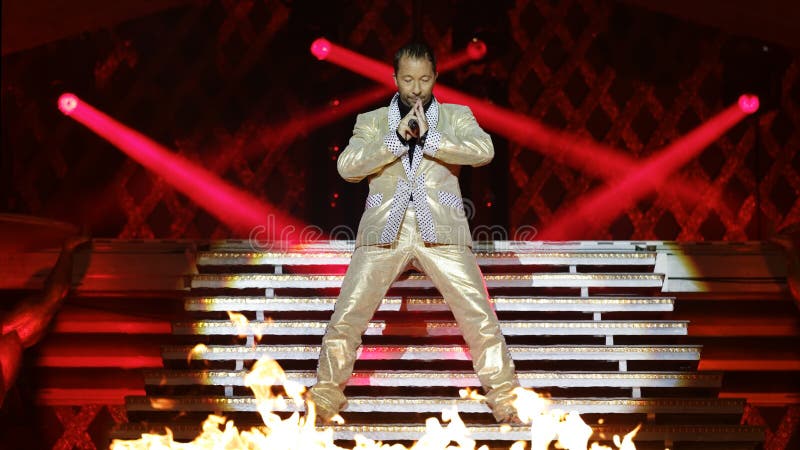 DJ Bobo editorial stock photo. Image of konzert, buehne - 27618928