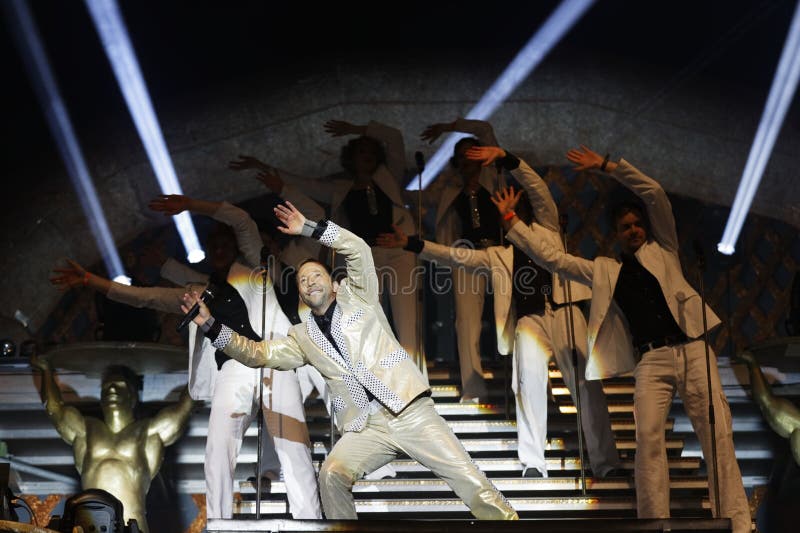 DJ Bobo editorial stock photo. Image of konzert, buehne - 27618928