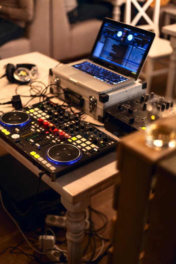 Dj dock station stock image. Image of music, club, ethnicity - 52146451