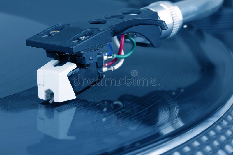 Dj Needle on Spinning Turntable Stock Image - Image of nightclub, black ...