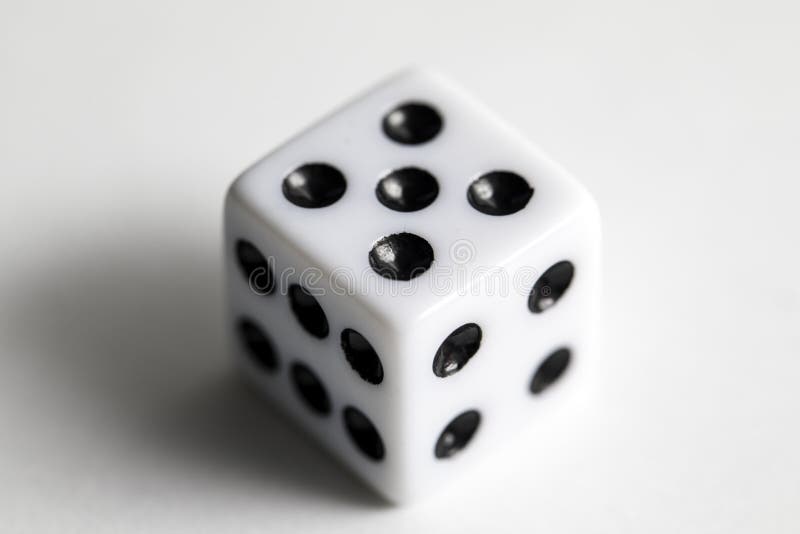 Dobbel Vijf stock foto. Image of pook, raad, apparaten - 109966396