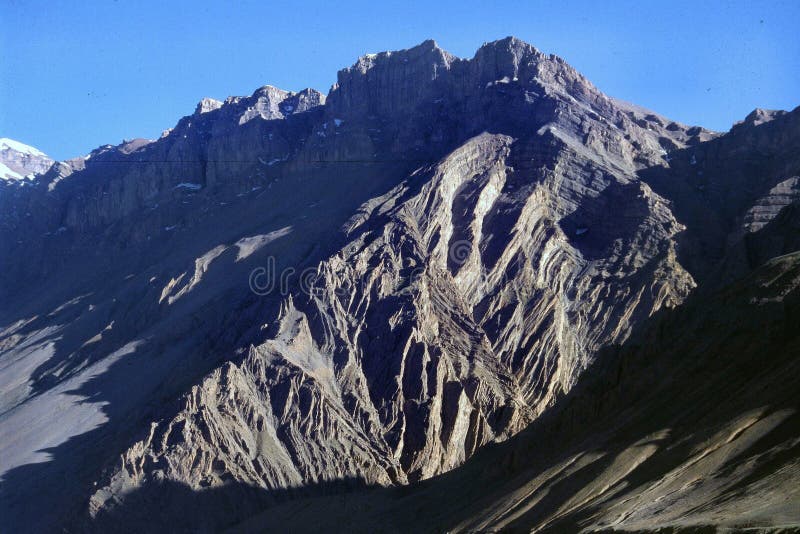Falha Geológica Ou Fratura Na Terra Imagem de Stock - Imagem de ...
