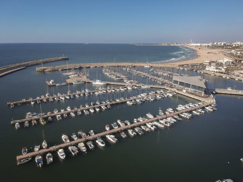 Opinião Do Porto De Ashdod. Imagem de Stock - Imagem de médio, cidade ...