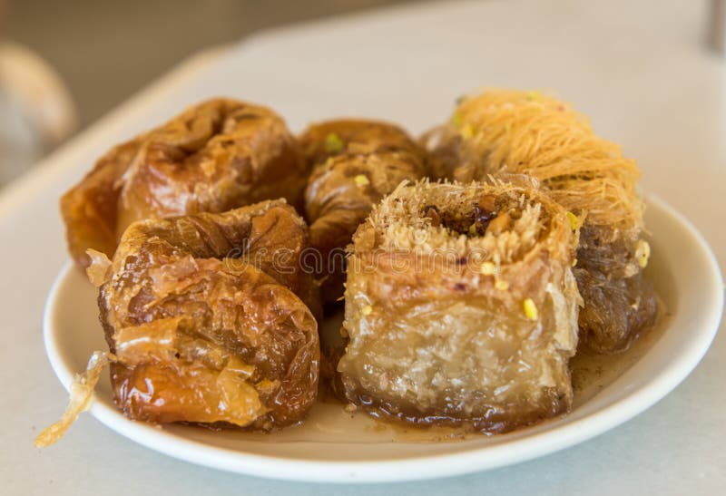 Doces gregos imagem de stock. Imagem de deserto, pastelaria - 147706903