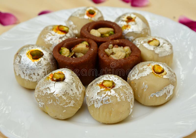 124 Doces Indianos Mithai Fotos - Fotos de Stock Gratuitas e Fotos ...
