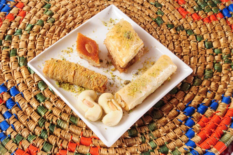 Doces libaneses no souk imagem de stock. Imagem de arabian - 13330857