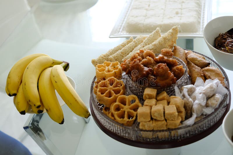 Doces Tradicionais Indianos Servidos E Prontos Para Comer Com Grupo Da ...